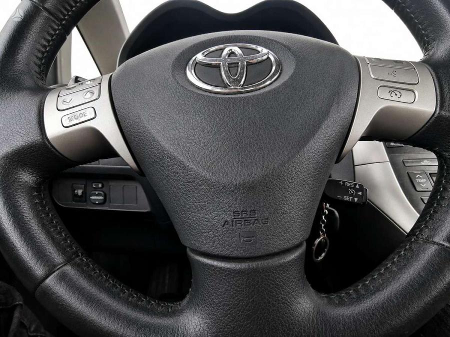 Blue Toyota Auris 2008 in Vilnius, with an engine capacity of 2.00 L and mileage of 339 thousand km for 1450 €, photo 24 on AUTOMOTO.COM.LV