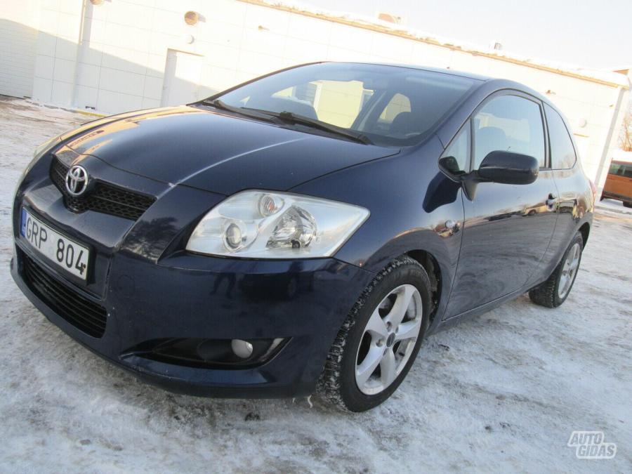 Blue Toyota Auris 2009 in Kelme, with an engine capacity of 2.00 L and mileage of 231 thousand km for 2450 €, photo 1 on AUTOMOTO.COM.LV