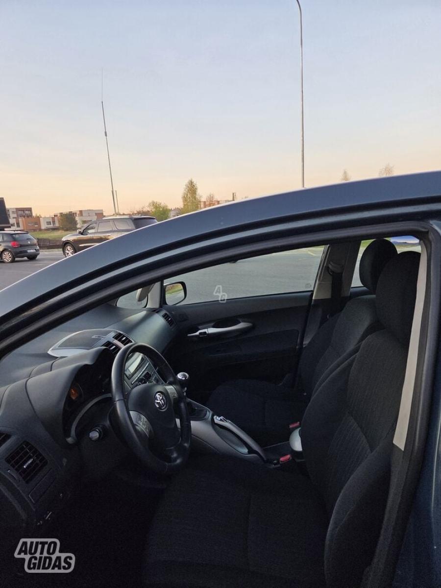 Zils Toyota Auris 2009 Ukmergė, ar dzinēja tilpumu 2.00 L un nobraukumu 201 tūkst. km par 2850 €, foto 12 vietnē AUTOMOTO.COM.LV