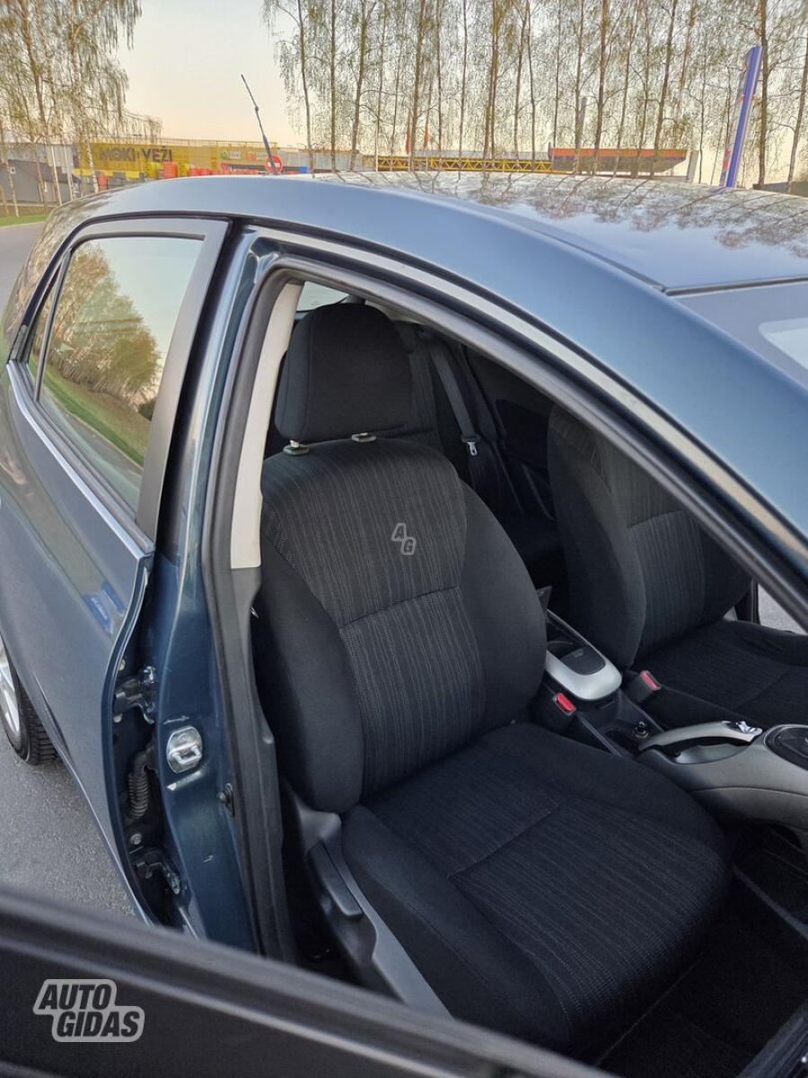 Zils Toyota Auris 2009 Ukmergė, ar dzinēja tilpumu 2.00 L un nobraukumu 201 tūkst. km par 2850 €, foto 24 vietnē AUTOMOTO.COM.LV