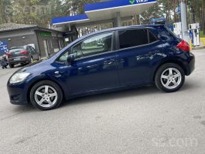 Blue Toyota Auris 2009 in Riga, with an engine capacity of 2.00 L and mileage of 291 thousand km for 2100 €, photo 12 on AUTOMOTO.COM.LV