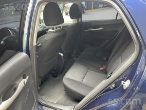 Blue Toyota Auris 2009 in Riga, with an engine capacity of 2.00 L and mileage of 291 thousand km for 2100 €, photo 17 on AUTOMOTO.COM.LV