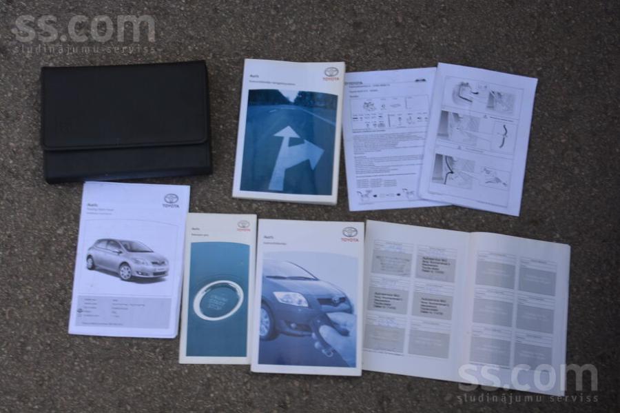 Zils Toyota Auris 2009 Rīga, ar dzinēja tilpumu 2.20 L un nobraukumu 275 tūkst. km par 2450 €, foto 5 vietnē AUTOMOTO.COM.LV