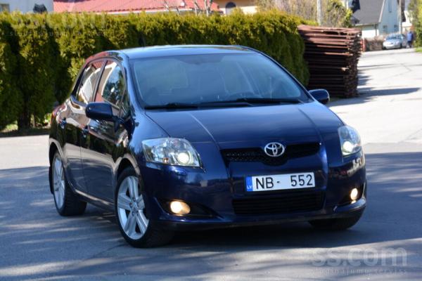 Zils Toyota Auris 2009 Rīga, ar dzinēja tilpumu 2.20 L un nobraukumu 275 tūkst. km par 2450 €, foto 5 vietnē AUTOMOTO.COM.LV
