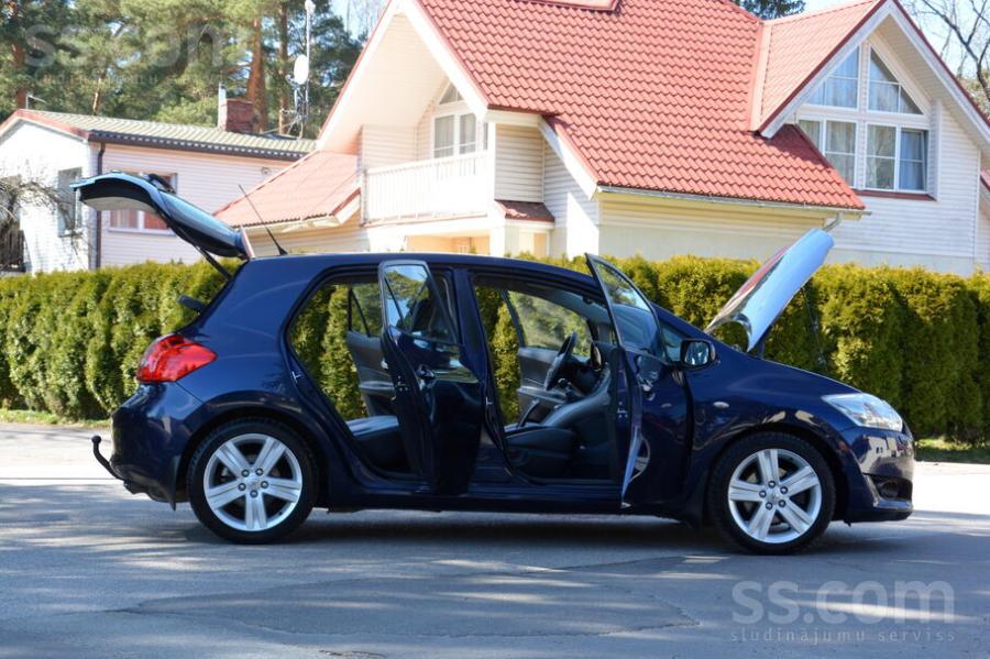 Zils Toyota Auris 2009 Rīga, ar dzinēja tilpumu 2.20 L un nobraukumu 275 tūkst. km par 2450 €, foto 13 vietnē AUTOMOTO.COM.LV