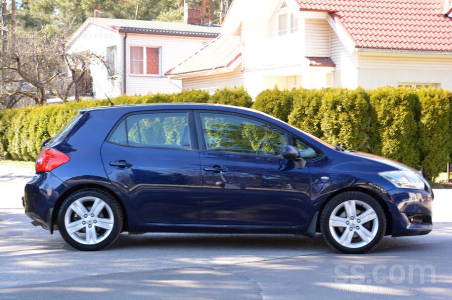 Zils Toyota Auris 2009 Rīga, ar dzinēja tilpumu 2.20 L un nobraukumu 275 tūkst. km par 2450 €, foto 15 vietnē AUTOMOTO.COM.LV