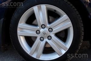 Zils Toyota Auris 2009 Rīga, ar dzinēja tilpumu 2.20 L un nobraukumu 275 tūkst. km par 2450 €, foto 24 vietnē AUTOMOTO.COM.LV
