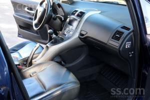 Zils Toyota Auris 2009 Rīga, ar dzinēja tilpumu 2.20 L un nobraukumu 275 tūkst. km par 2450 €, foto 29 vietnē AUTOMOTO.COM.LV