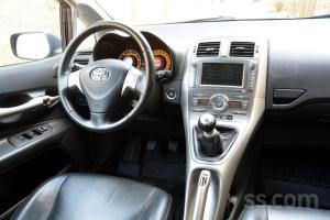 Zils Toyota Auris 2009 Rīga, ar dzinēja tilpumu 2.20 L un nobraukumu 275 tūkst. km par 2450 €, foto 36 vietnē AUTOMOTO.COM.LV