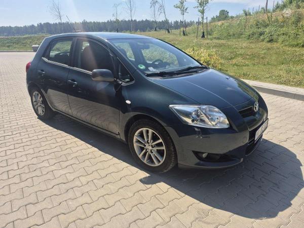 Blue Toyota Auris 2009 in Vilnius, with an engine capacity of 1.40 L and mileage of 145 thousand km for 3600 €, photo 3 on AUTOMOTO.COM.LV