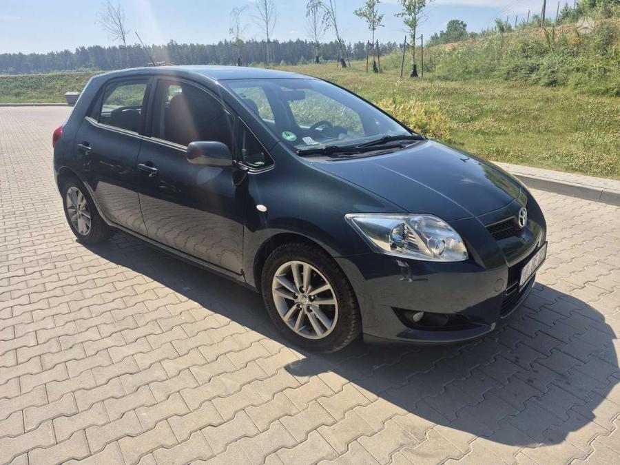 Blue Toyota Auris 2009 in Vilnius, with an engine capacity of 1.40 L and mileage of 145 thousand km for 3600 €, photo 4 on AUTOMOTO.COM.LV