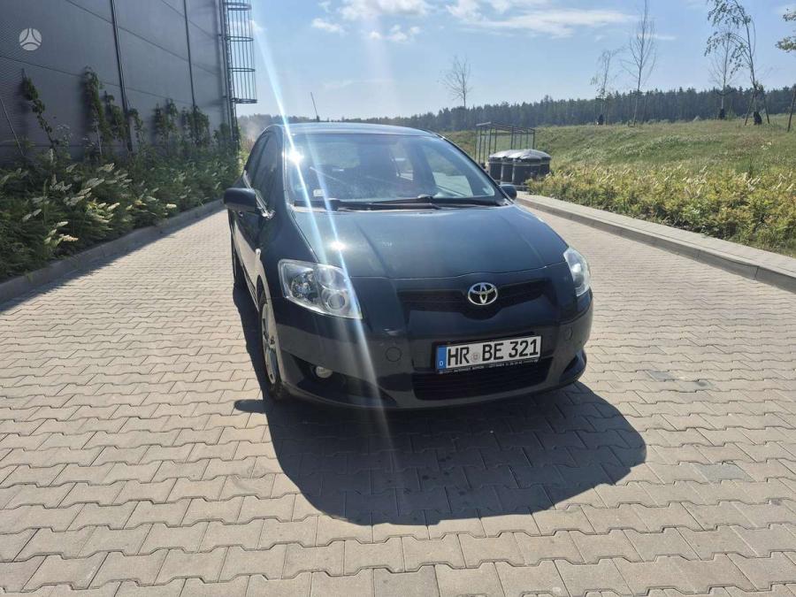 Blue Toyota Auris 2009 in Vilnius, with an engine capacity of 1.40 L and mileage of 145 thousand km for 3600 €, photo 6 on AUTOMOTO.COM.LV