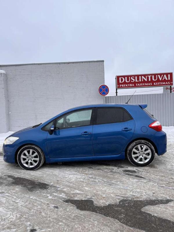 Zils Toyota Auris 2010 Kauņa, ar dzinēja tilpumu 1.36 L un nobraukumu 320 tūkst. km par 4800 €, foto 2 vietnē AUTOMOTO.COM.LV