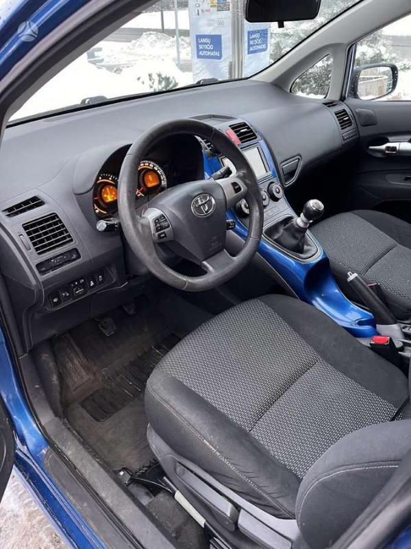 Zils Toyota Auris 2010 Kauņa, ar dzinēja tilpumu 1.36 L un nobraukumu 320 tūkst. km par 4800 €, foto 10 vietnē AUTOMOTO.COM.LV