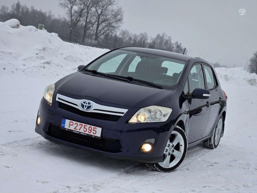 Zils Toyota Auris 2010 Viļņa, ar dzinēja tilpumu 1.80 L un nobraukumu 269 tūkst. km par 5350 €, foto 2 vietnē AUTOMOTO.COM.LV