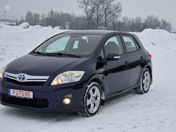 Blue Toyota Auris 2010 in Vilnius, with an engine capacity of 1.80 L and mileage of 269 thousand km for 5350 €, photo 4 on AUTOMOTO.COM.LV