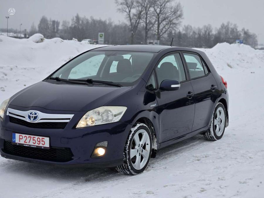 Zils Toyota Auris 2010 Viļņa, ar dzinēja tilpumu 1.80 L un nobraukumu 269 tūkst. km par 5350 €, foto 4 vietnē AUTOMOTO.COM.LV