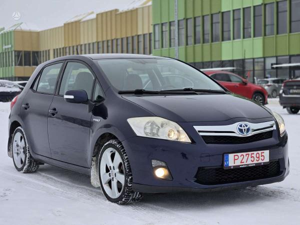 Blue Toyota Auris 2010 in Vilnius, with an engine capacity of 1.80 L and mileage of 269 thousand km for 5350 €, photo 5 on AUTOMOTO.COM.LV