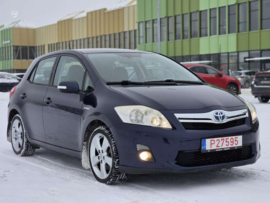 Zils Toyota Auris 2010 Viļņa, ar dzinēja tilpumu 1.80 L un nobraukumu 269 tūkst. km par 5350 €, foto 5 vietnē AUTOMOTO.COM.LV