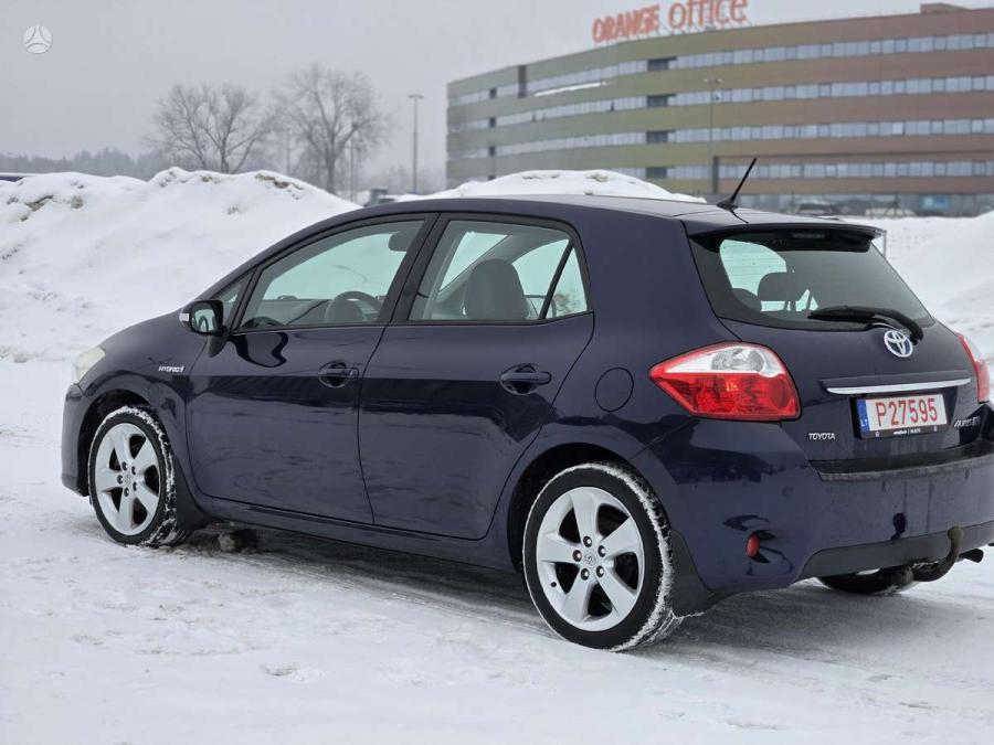 Zils Toyota Auris 2010 Viļņa, ar dzinēja tilpumu 1.80 L un nobraukumu 269 tūkst. km par 5350 €, foto 7 vietnē AUTOMOTO.COM.LV