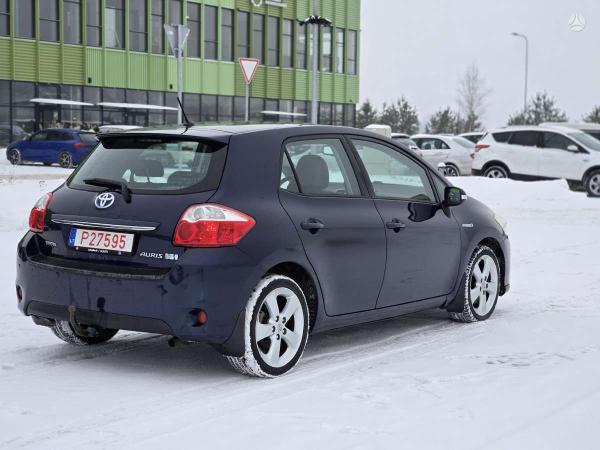 Blue Toyota Auris 2010 in Vilnius, with an engine capacity of 1.80 L and mileage of 269 thousand km for 5350 €, photo 9 on AUTOMOTO.COM.LV