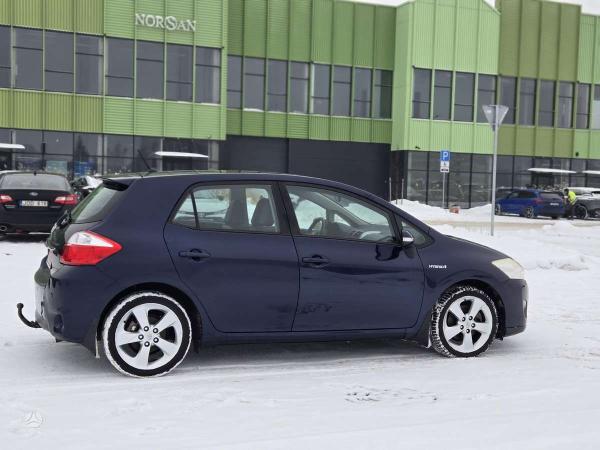 Blue Toyota Auris 2010 in Vilnius, with an engine capacity of 1.80 L and mileage of 269 thousand km for 5350 €, photo 10 on AUTOMOTO.COM.LV