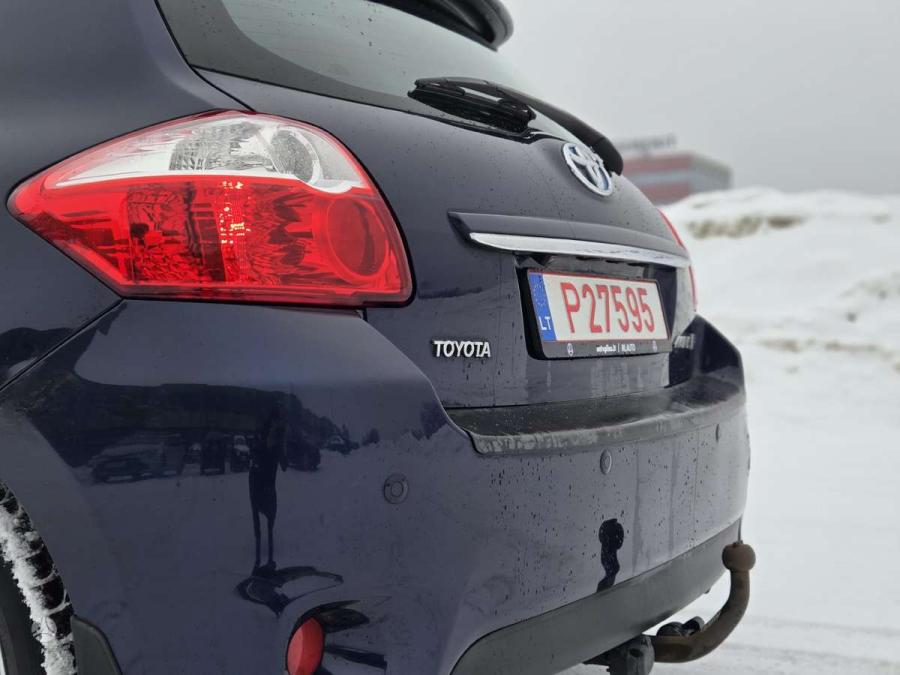Zils Toyota Auris 2010 Viļņa, ar dzinēja tilpumu 1.80 L un nobraukumu 269 tūkst. km par 5350 €, foto 11 vietnē AUTOMOTO.COM.LV