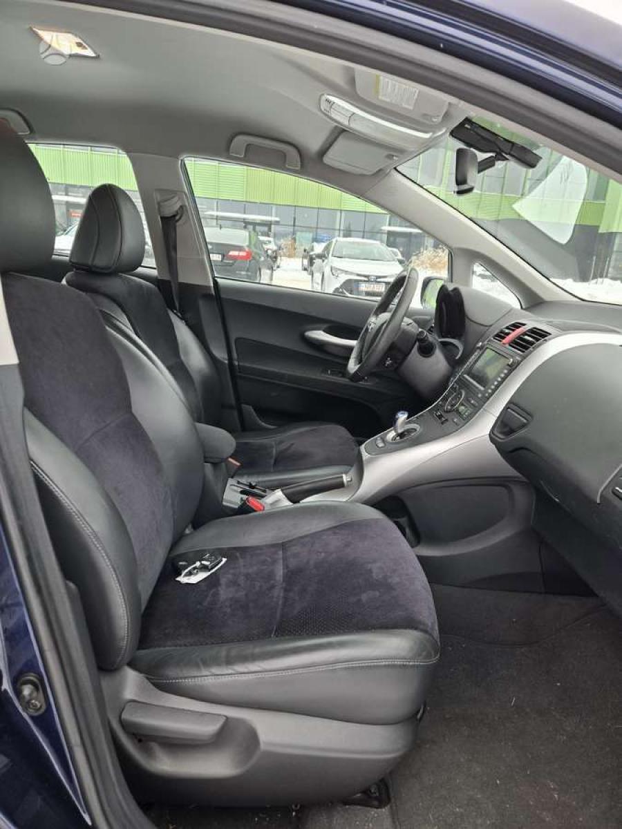 Zils Toyota Auris 2010 Viļņa, ar dzinēja tilpumu 1.80 L un nobraukumu 269 tūkst. km par 5350 €, foto 14 vietnē AUTOMOTO.COM.LV