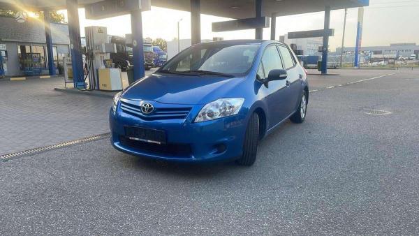 Blue Toyota Auris 2010 in Marijampole, with an engine capacity of 1.33 L and mileage of 170 thousand km for 3799 €, photo 10 on AUTOMOTO.COM.LV