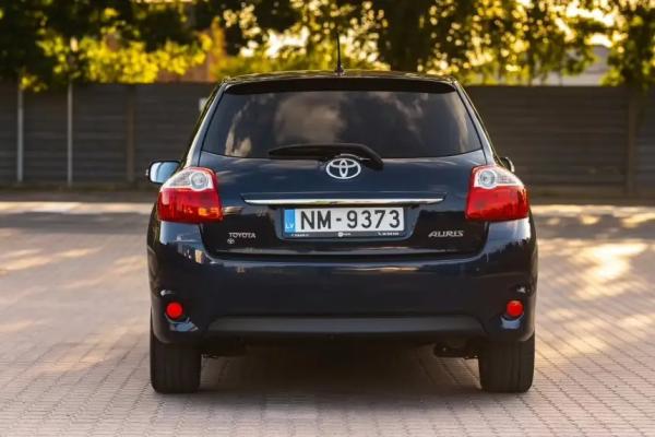 Zils Toyota Auris 2010 Jelgava, ar dzinēja tilpumu 2.00 L un nobraukumu 194 tūkst. km par 5900 €, foto 6 vietnē AUTOMOTO.COM.LV