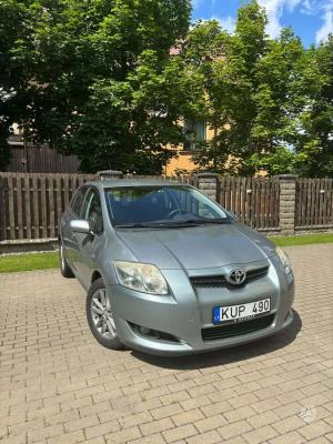 Blue Toyota Auris 2010 in Kaunas, with an engine capacity of 2.00 L and mileage of 271 thousand km for 2500 €, photo 3 on AUTOMOTO.COM.LV