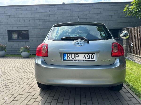 Zils Toyota Auris 2010 Kauņa, ar dzinēja tilpumu 2.00 L un nobraukumu 271 tūkst. km par 2500 €, foto 4 vietnē AUTOMOTO.COM.LV