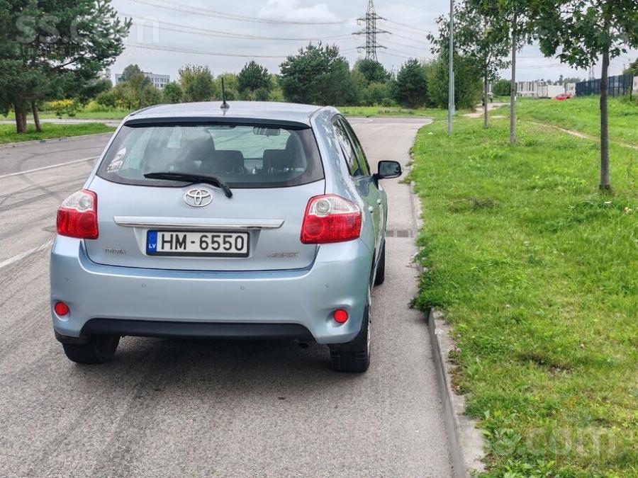 Blue Toyota Auris 2010 in Riga, with an engine capacity of 1.60 L and mileage of 116 thousand km for 5200 €, photo 5 on AUTOMOTO.COM.LV