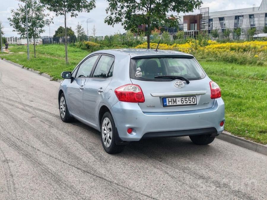 Blue Toyota Auris 2010 in Riga, with an engine capacity of 1.60 L and mileage of 116 thousand km for 5200 €, photo 6 on AUTOMOTO.COM.LV
