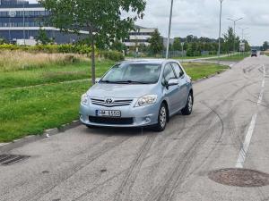 Blue Toyota Auris 2010 in Riga, with an engine capacity of 1.60 L and mileage of 116 thousand km for 5200 €, photo 3 on AUTOMOTO.COM.LV