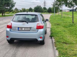 Blue Toyota Auris 2010 in Riga, with an engine capacity of 1.60 L and mileage of 116 thousand km for 5200 €, photo 6 on AUTOMOTO.COM.LV