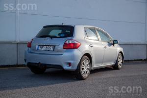 Zils Toyota Auris 2010 Valmiera, ar dzinēja tilpumu 1.40 L un nobraukumu 285 tūkst. km par 3290 €, foto 4 vietnē AUTOMOTO.COM.LV