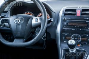 Zils Toyota Auris 2010 Valmiera, ar dzinēja tilpumu 1.40 L un nobraukumu 285 tūkst. km par 3290 €, foto 7 vietnē AUTOMOTO.COM.LV