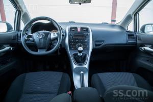 Zils Toyota Auris 2010 Valmiera, ar dzinēja tilpumu 1.40 L un nobraukumu 285 tūkst. km par 3290 €, foto 8 vietnē AUTOMOTO.COM.LV