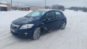 Zils Toyota Auris 2011 Zarasai, ar dzinēja tilpumu 1.80 L un nobraukumu 264 tūkst. km par 4999 €, foto 2 vietnē AUTOMOTO.COM.LV