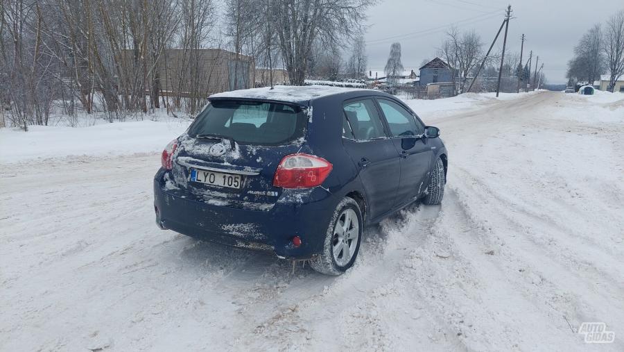 Zils Toyota Auris 2011 Zarasai, ar dzinēja tilpumu 1.80 L un nobraukumu 264 tūkst. km par 4999 €, foto 5 vietnē AUTOMOTO.COM.LV