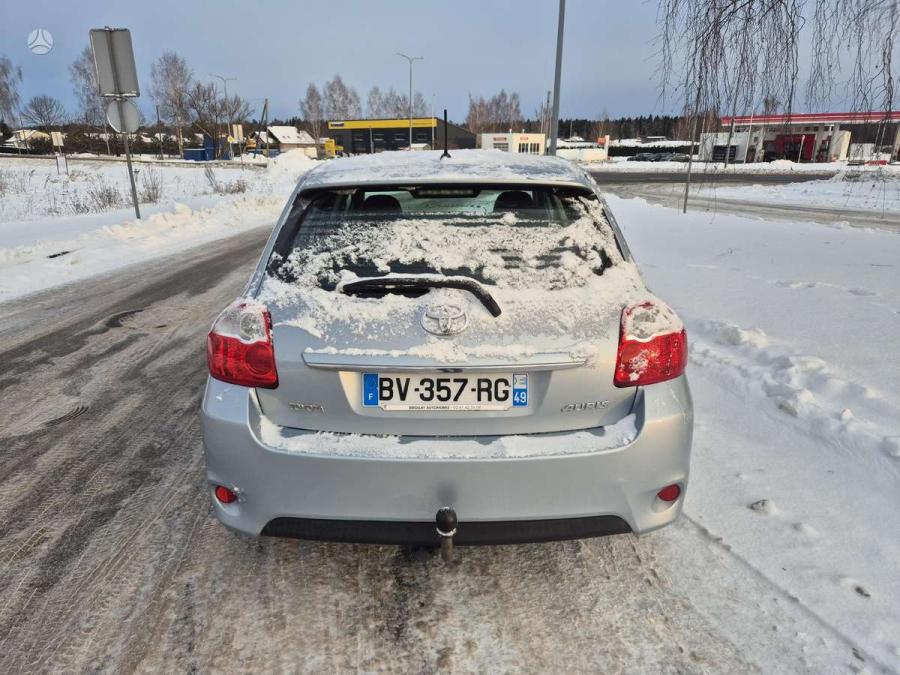 Zils Toyota Auris 2011 Tauragė, ar dzinēja tilpumu 1.36 L un nobraukumu 356 tūkst. km par 3950 €, foto 6 vietnē AUTOMOTO.COM.LV