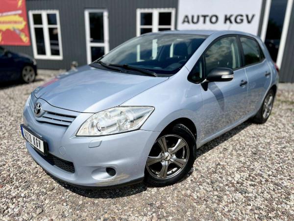 Zils Toyota Auris 2011 Kauņa, ar dzinēja tilpumu 1.60 L un nobraukumu 219 tūkst. km par 5999 €, foto 1 vietnē AUTOMOTO.COM.LV