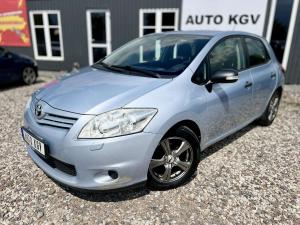 Zils Toyota Auris 2011 Kauņa, ar dzinēja tilpumu 1.60 L un nobraukumu 219 tūkst. km par 5999 €, foto  vietnē AUTOMOTO.COM.LV