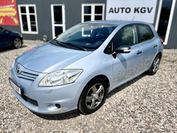 Zils Toyota Auris 2011 Kauņa, ar dzinēja tilpumu 1.60 L un nobraukumu 219 tūkst. km par 5999 €, foto 2 vietnē AUTOMOTO.COM.LV