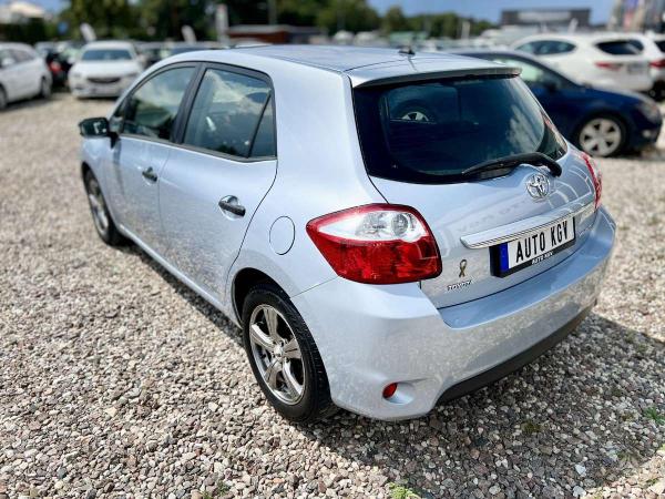 Zils Toyota Auris 2011 Kauņa, ar dzinēja tilpumu 1.60 L un nobraukumu 219 tūkst. km par 5999 €, foto 4 vietnē AUTOMOTO.COM.LV