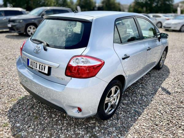 Zils Toyota Auris 2011 Kauņa, ar dzinēja tilpumu 1.60 L un nobraukumu 219 tūkst. km par 5999 €, foto 5 vietnē AUTOMOTO.COM.LV