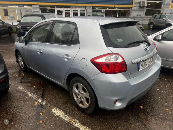 Zils Toyota Auris 2011 Viļņa, ar dzinēja tilpumu 1.80 L un nobraukumu 148 tūkst. km par 5700 €, foto 6 vietnē AUTOMOTO.COM.LV