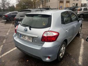 Blue Toyota Auris 2011 in Vilnius, with an engine capacity of 1.80 L and mileage of 148 thousand km for 5700 €, photo 7 on AUTOMOTO.COM.LV