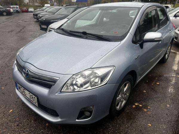 Zils Toyota Auris 2011 Viļņa, ar dzinēja tilpumu 1.80 L un nobraukumu 148 tūkst. km par 5700 €, foto 9 vietnē AUTOMOTO.COM.LV